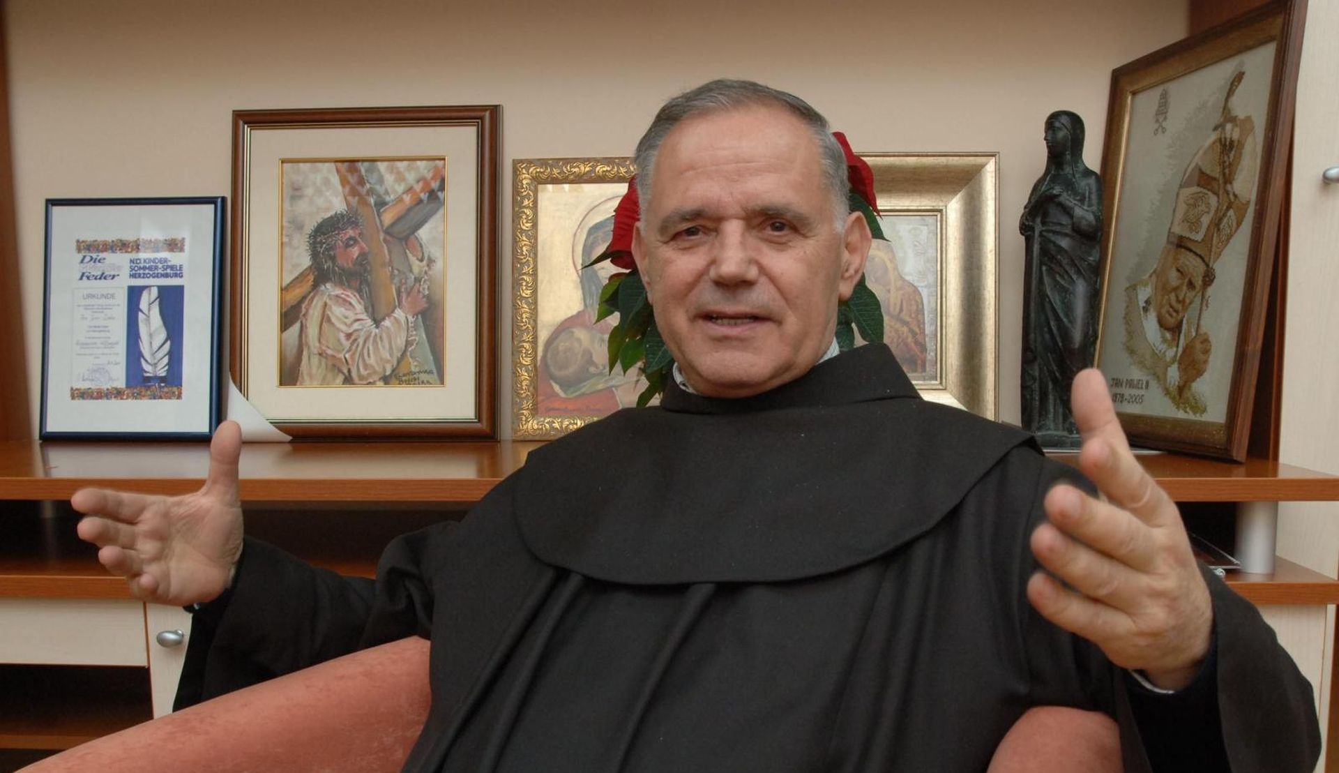 Fra Jozo Zovko, který byl farářem v Medžugorji v době začátku ...